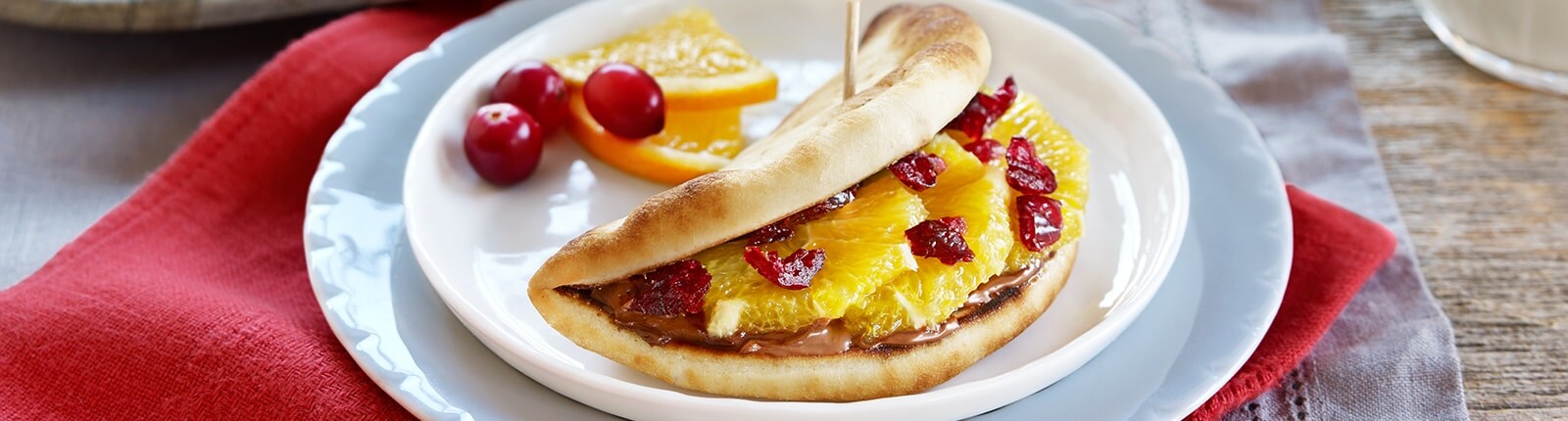 Naan tacos with orange, cranberries and NUTELLA®